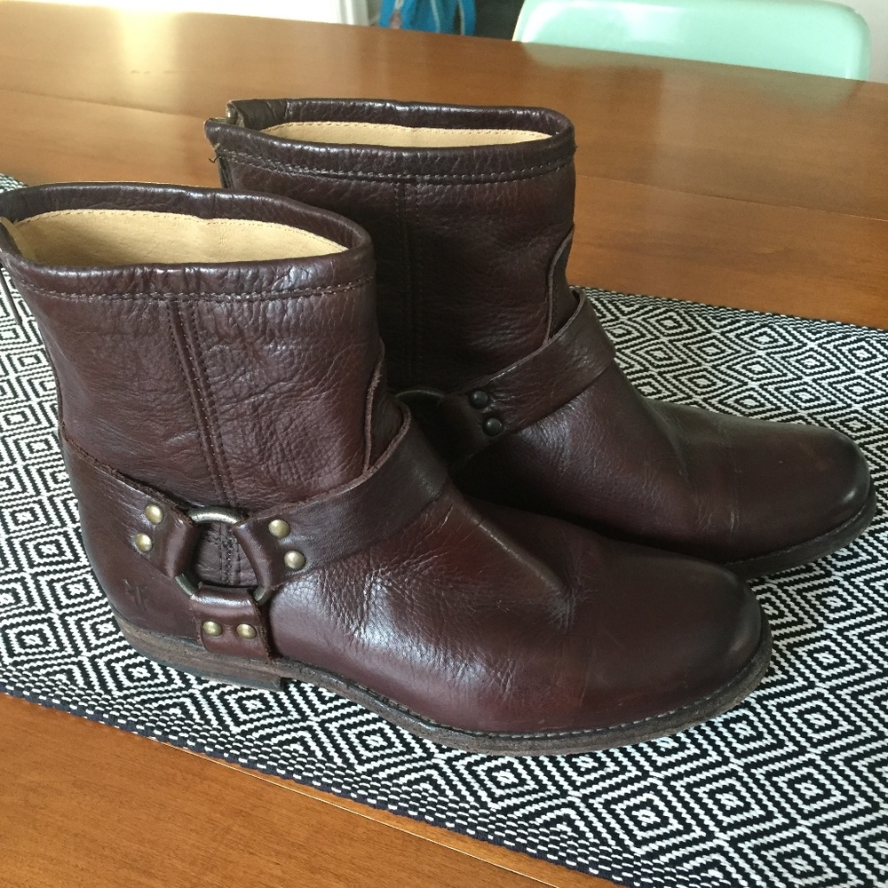 Frye Phillip Harness Short Size 7 - Gem